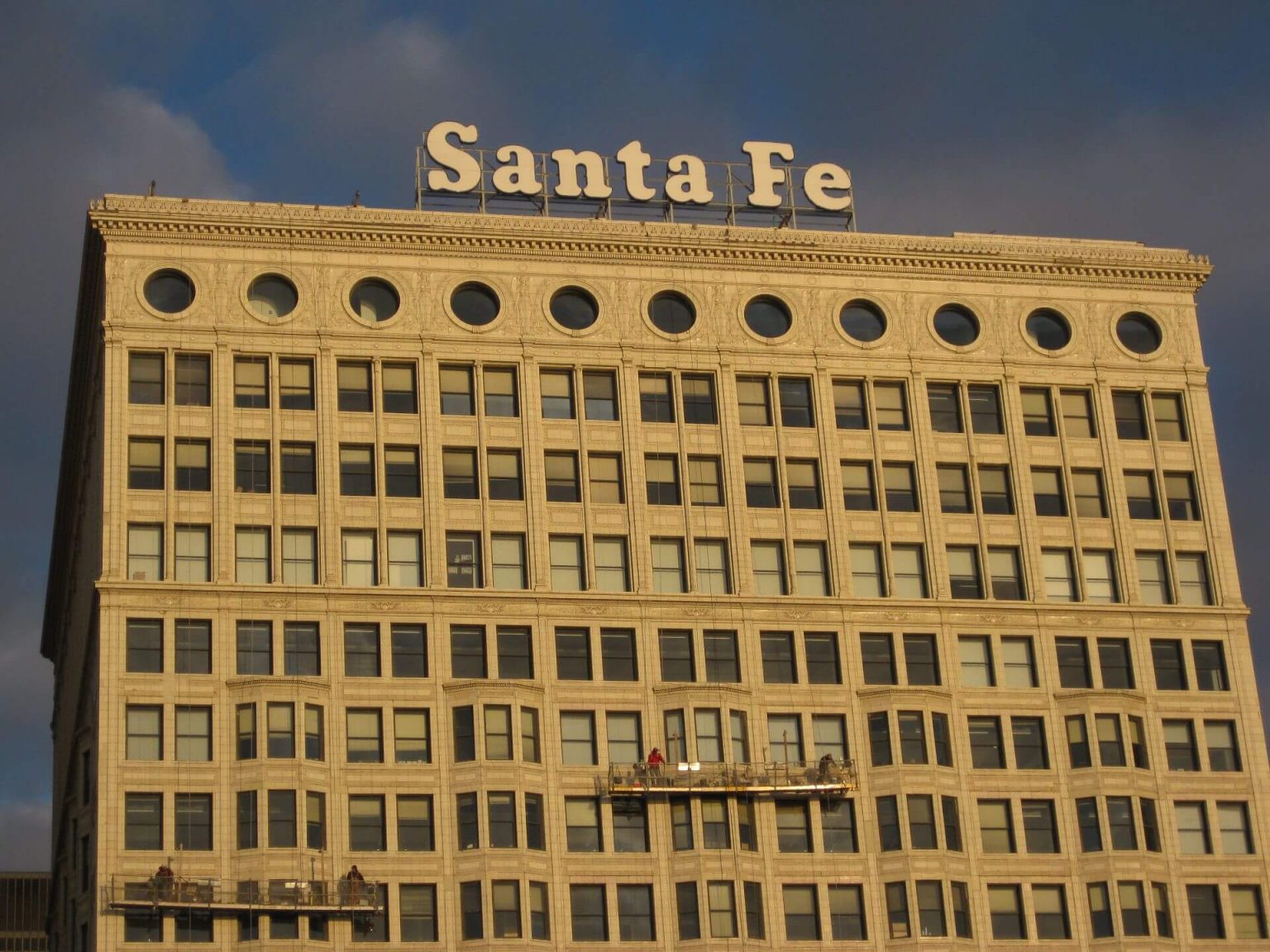 Santa Fe Center - Central Building & Preservation L.P.